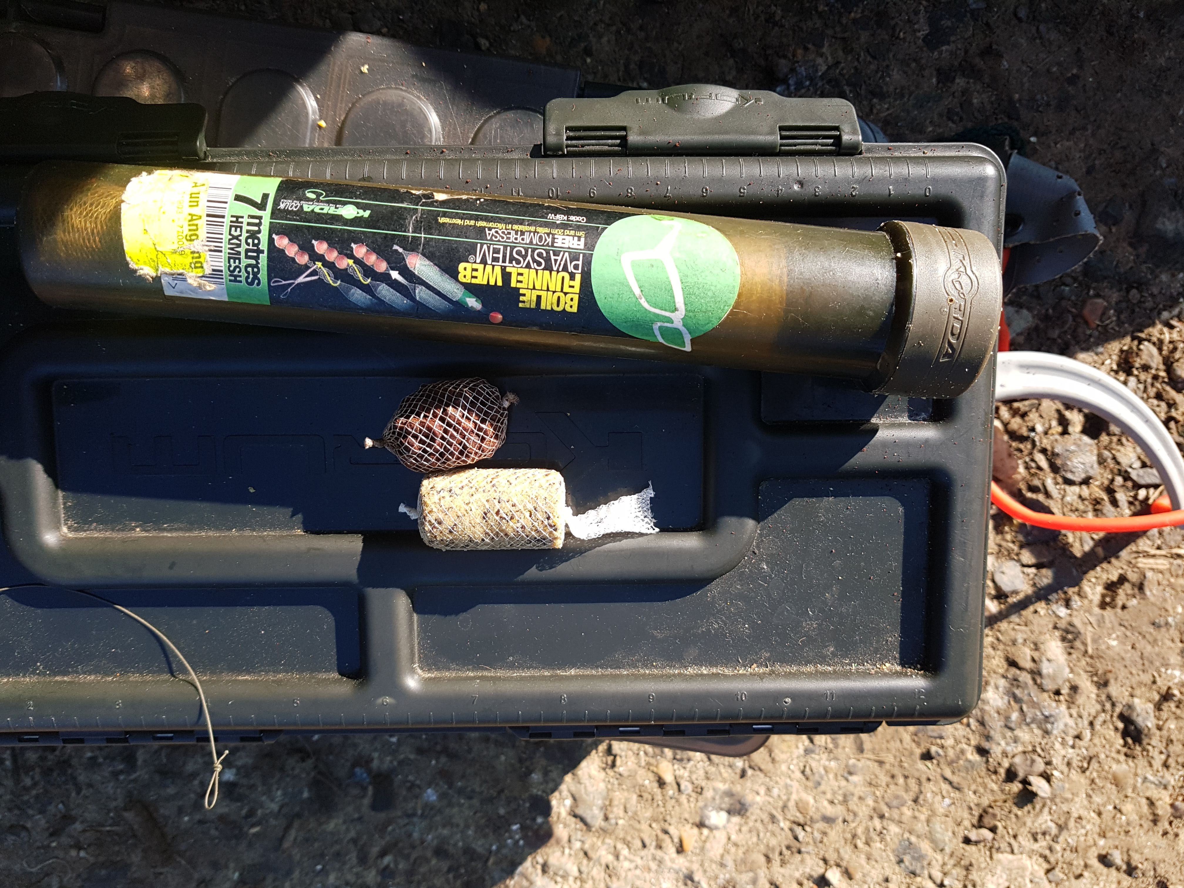 7 Tips For Using PVA - How to Use PVA Bags and Mesh For Carp Fishing